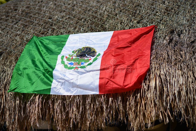 Mexiko-Flagge stockfoto. Bild von tuch, mexikanisch, eingebürgert ...
