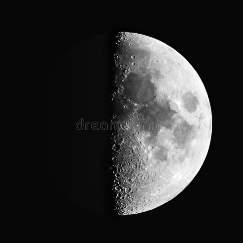 Mezza luna immagine stock. Immagine di nave, scienza - 49747133