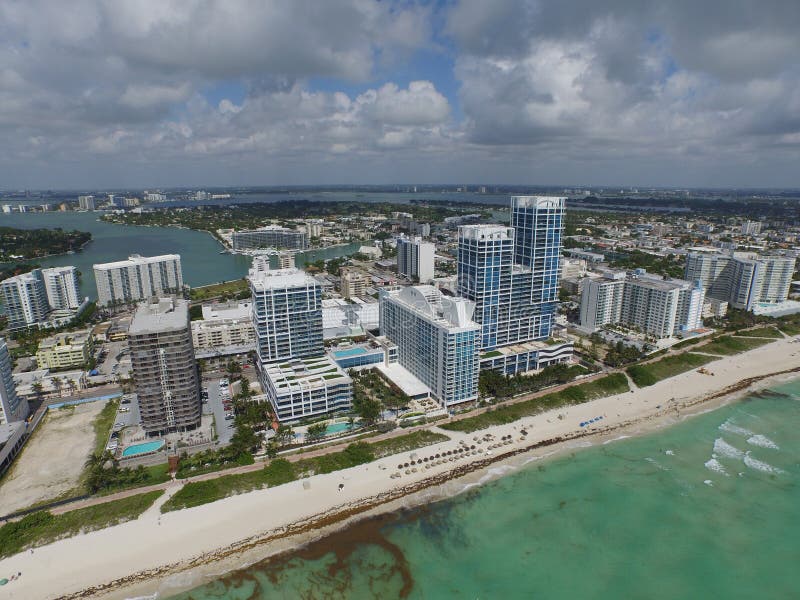 Miami Beach del cielo foto de archivo. Imagen de arena - 54672646
