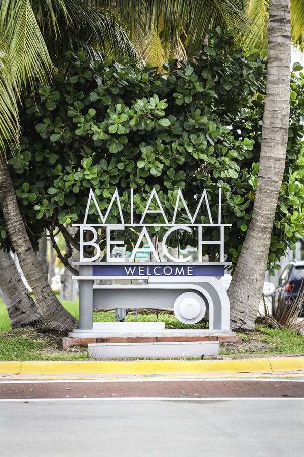 Miami Beach welcome sign stock photo. Image of palms - 30546066