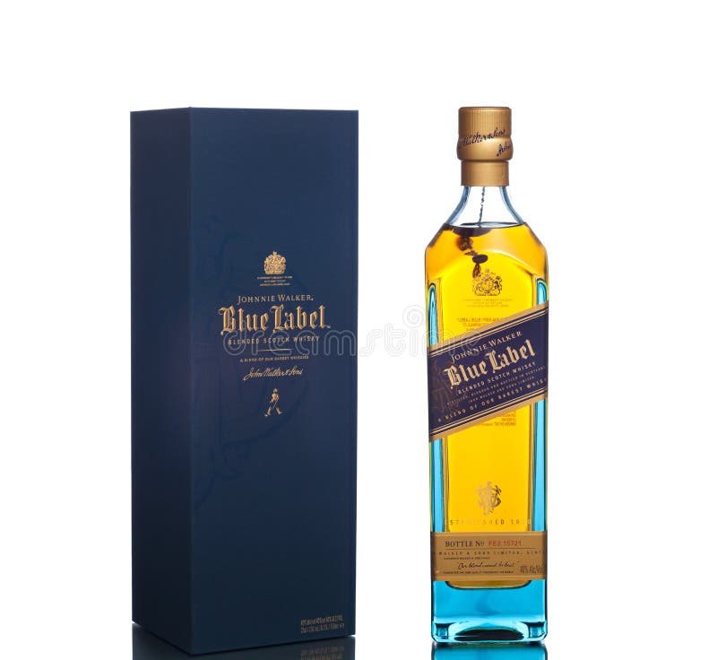 MIAMI, EE. UU. - 14 De Marzo De 2015: Botella De Johnnie Walker Blue ...