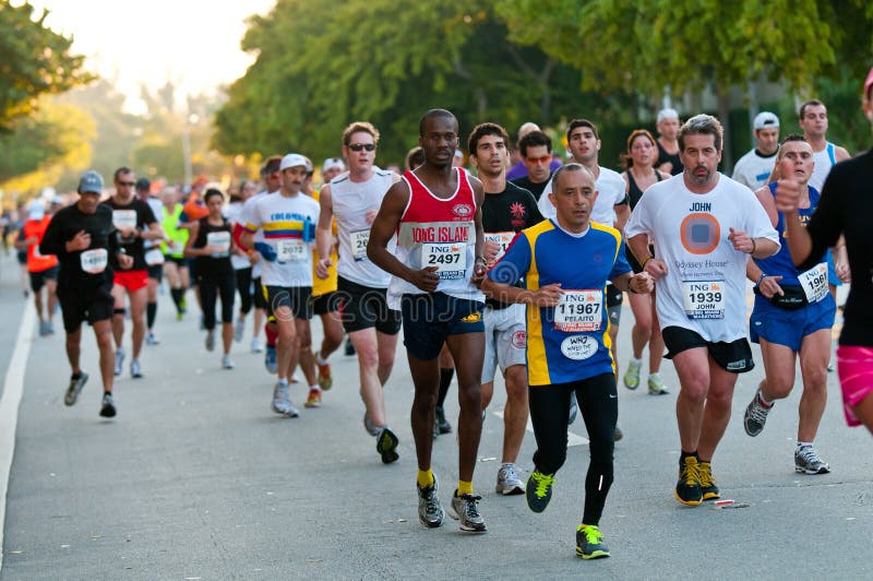 Miami Marathon Runners editorial photography. Image of leisure - 18085127