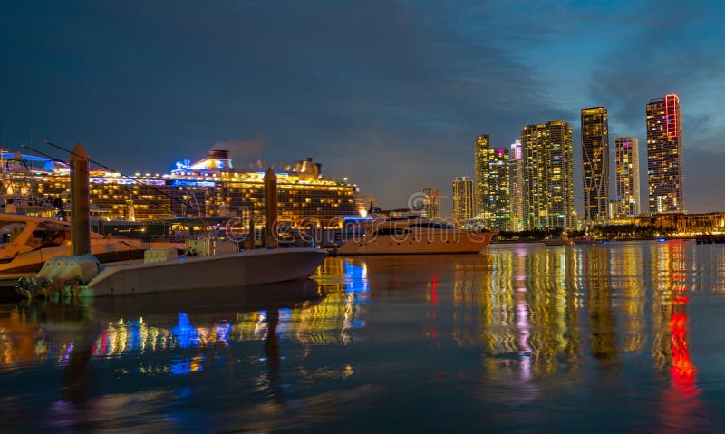 Miami at Sunset. Miami Florida, Colorful Skyline of Macarthur Causeway ...