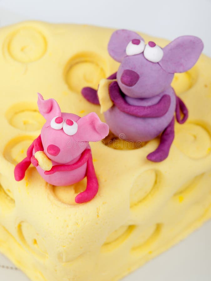 Mice on Cheese Fondant Cake Stock Image - Image of cooked, cake: 58511611