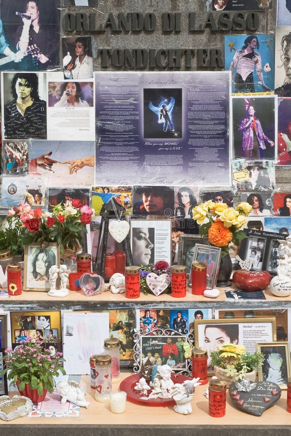 Michael Jackson Memorial editorial image. Image of cards - 24275165