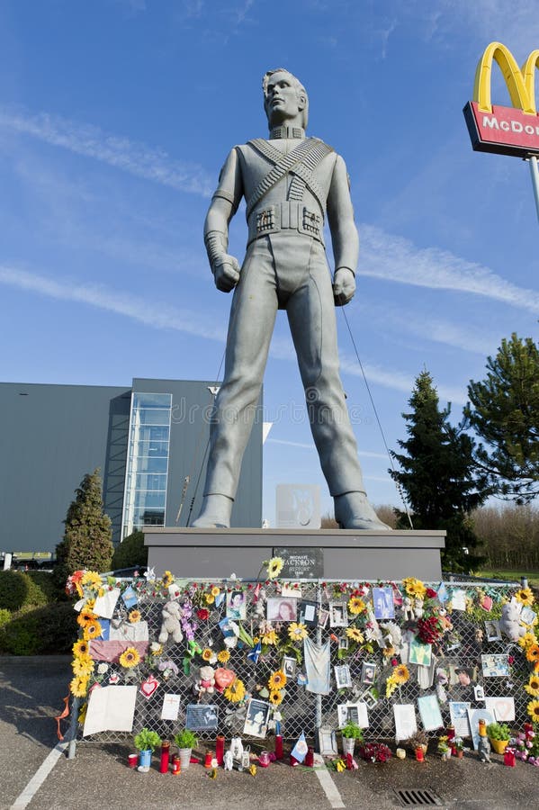 Michael Jackson Statue In Best, Netherlands Editorial Photo - Image of ...
