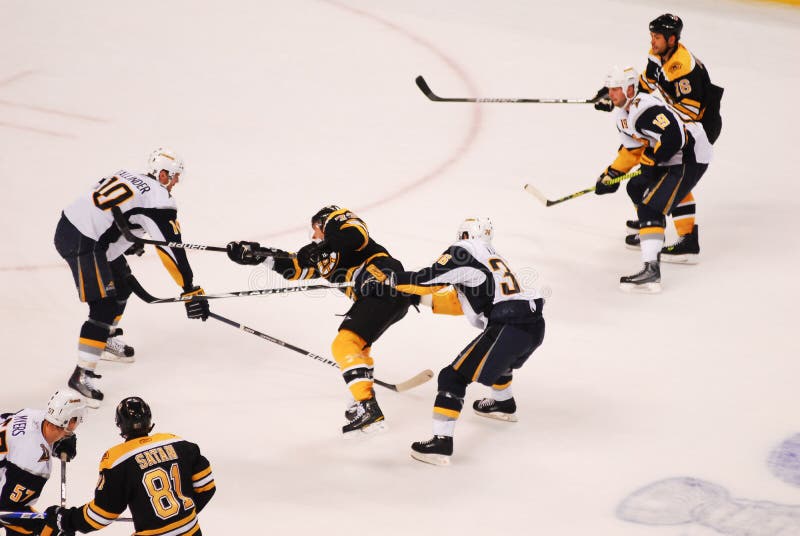 Michael Ryder with Puck editorial photo. Image of skate - 12477411