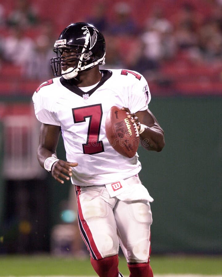 Michael Vick Atlanta Falcons Editorial Image - Image of pass, atlanta ...