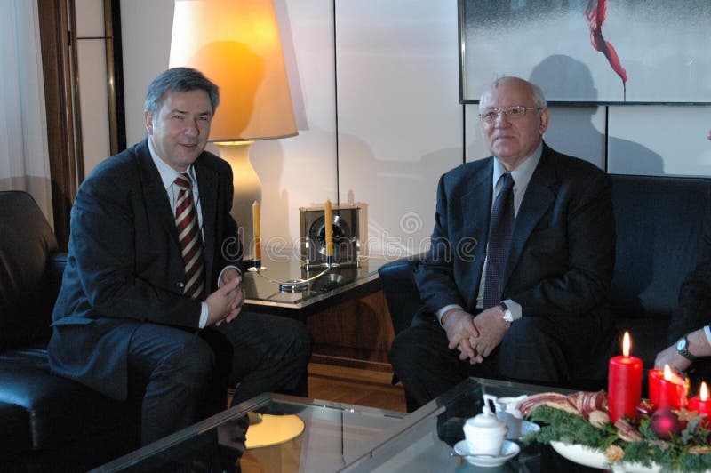 Michail Gorbechev, Klaus Wowereit Editorial Photo - Image of meeting ... Michail Gorbechev, Klaus Wowereit Editorial Photo - Image of meeting ...