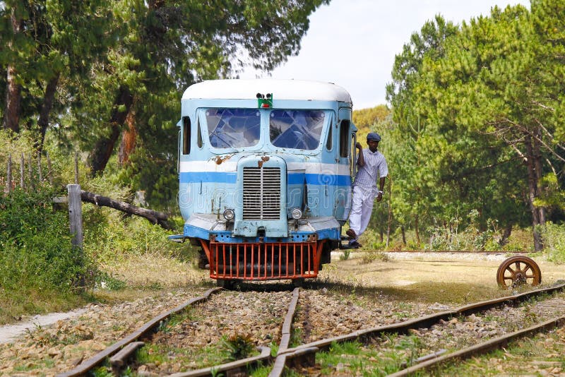 Michelin Train Sur Pneus Au Madagascar Image éditorial - Image du serré ...