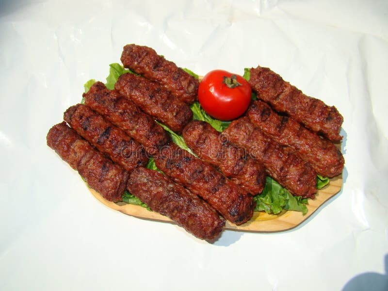 Polpettoni Rumeni Cotti - Mititei, Mici Fotografia Stock - Immagine di ...