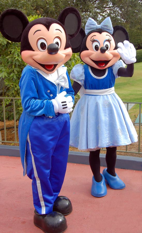 Mickey and Minnie Mouse in Disney World Editorial Image - Image of ...