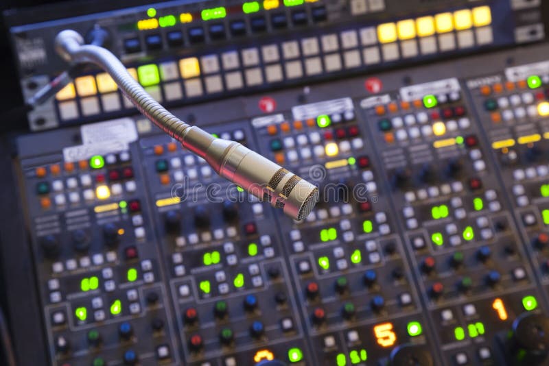 Micrófono En El Panel De Control Imagen de archivo - Imagen de empuje ...