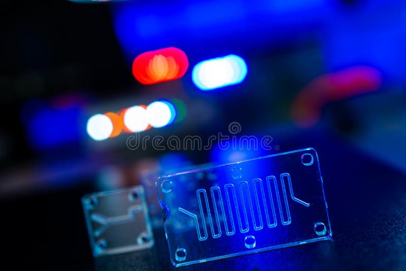 Microfluidic Device Instrument that Uses Micro Amounts of Fluid on a ...