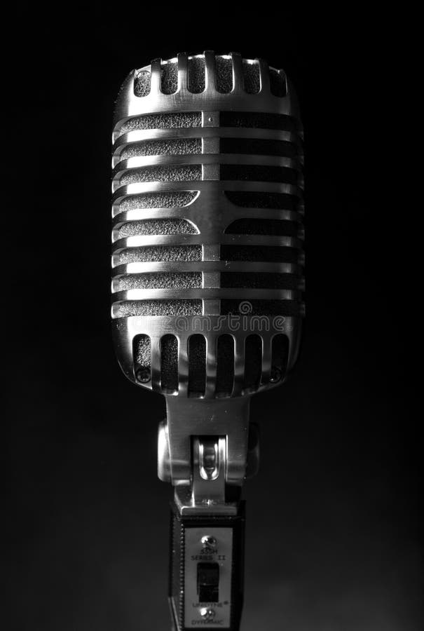 Microfone Antigo Vintage Em Um Museu Imagem de Stock Editorial - Imagem ...