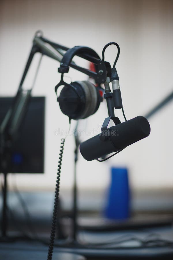 Microfoni Per Presentatori Radio Nella Sala Radio Immagine Stock ...
