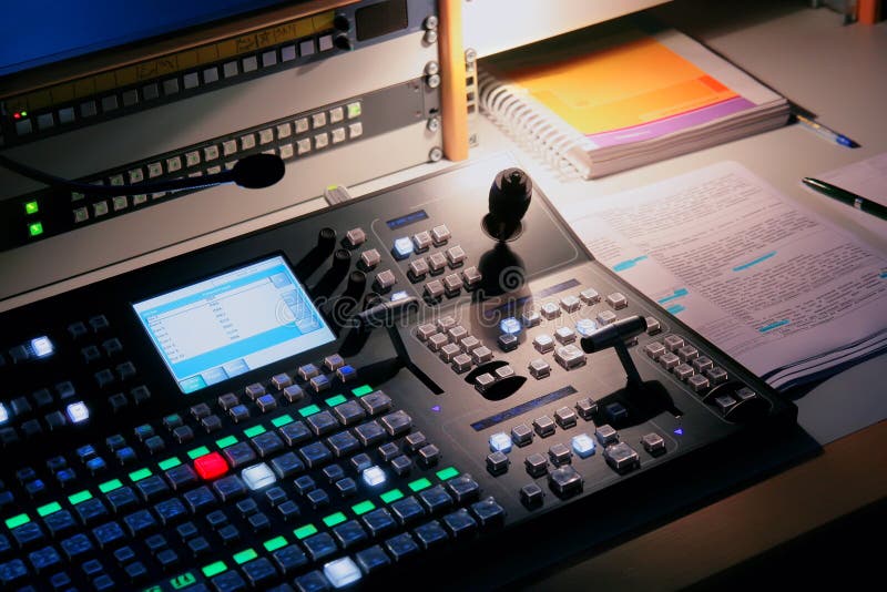 Microfono da studio TV fotografia stock. Immagine di compensatore ...