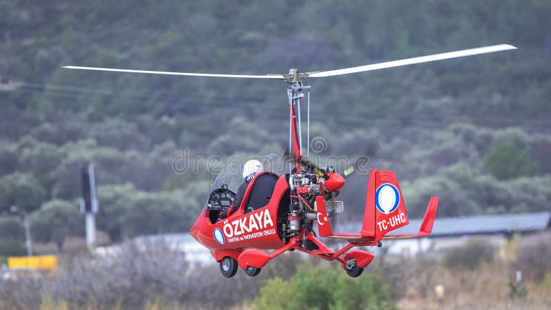 Microlight Taking Off editorial photography. Image of ground - 204091762