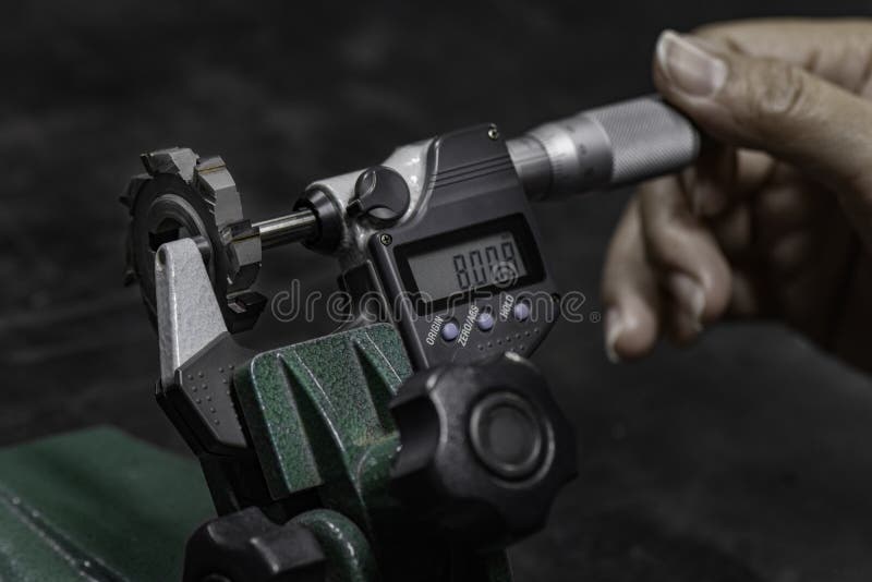 Micrometer Digital Quality Control Check Cutter Cutting Tool Roundness In Workshop Use Gauge