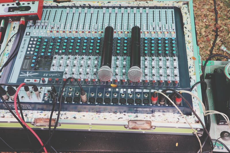 Microphone and Audio Mixer, Audio Mixing, Electronic System Editorial ...