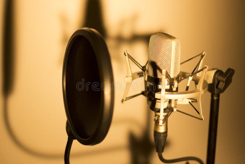 Microphone Vocal De Voix De Studio D'enregistrement Audio Photo stock ...