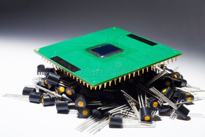 Microprocesador En El Montón De Transistores Imagen de archivo - Imagen ...