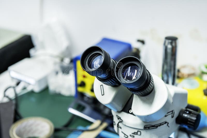 A Microscope To Repair Mobile Phones, Computers and Tablets in an ...