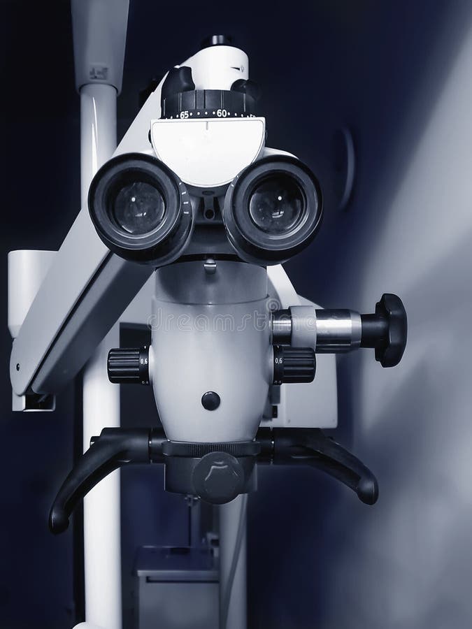 Microscopio Binocular Endodontic Dental Profesional Foto de archivo ...