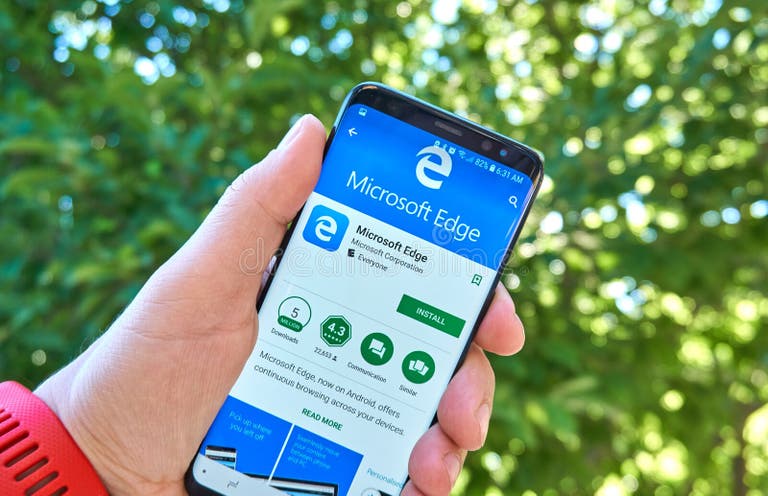Microsoft Edge Mobile App on Samsung S8. Editorial Photography - Image ...