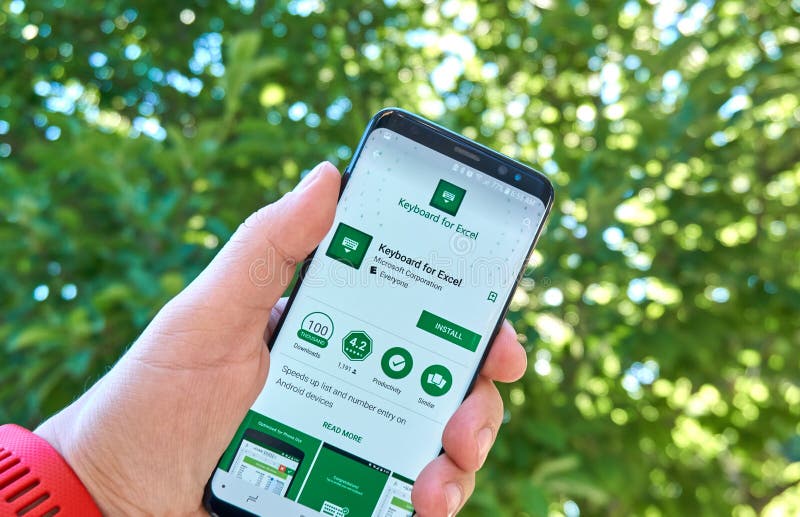 Microsoft Keyboard for Excel Mobile App on Samsung S8. Editorial Stock ...