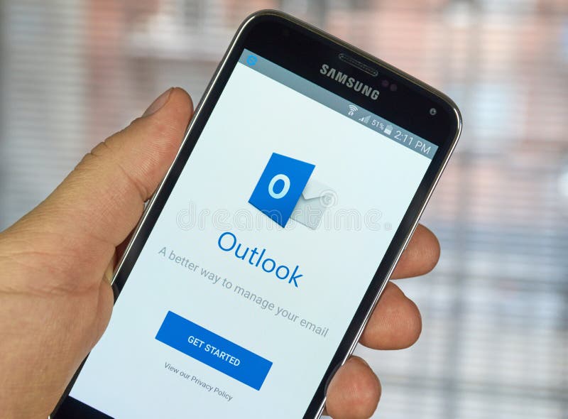 Microsoft Outlook Mobile App Editorial Photography - Image of mobile ...