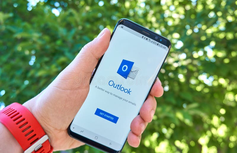 Microsoft Outlook Mobile App on Samsung S8. Editorial Stock Image ...