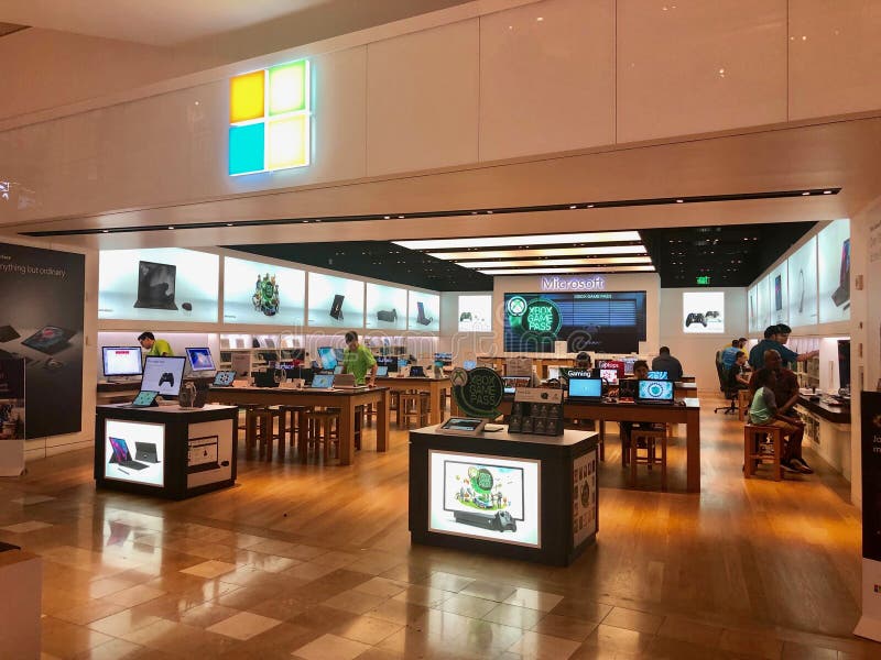 Microsoft Store - Chandler Fashion Center in Chandler Arizona Editorial ...