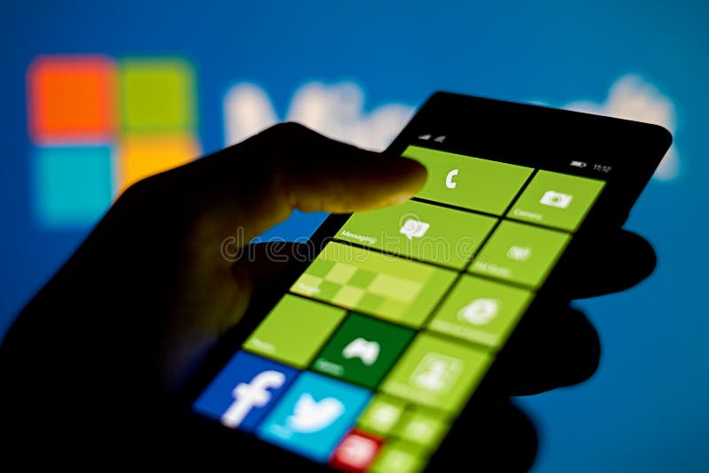 Microsoft téléphonent image stock éditorial. Image du système - 67812239