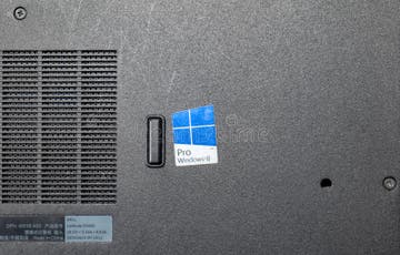 Microsoft Windows 8 Pro Logo, Old Os, Operating System Manufacturer ...
