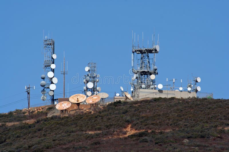 Microwave Towers and Cell Site Stock Image - Image of range, peak: 6704017