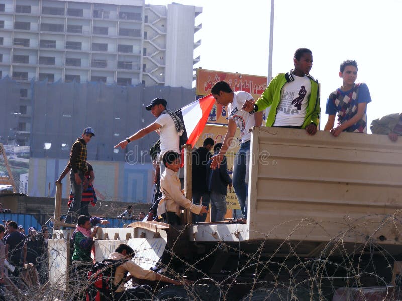 People Gathering in Tahrir Square Editorial Stock Image - Image of ...