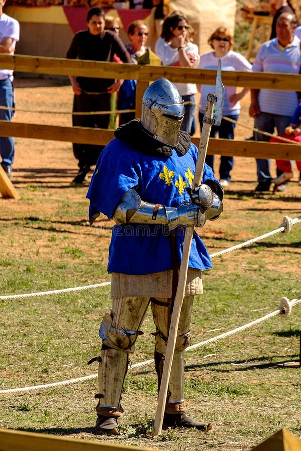 Middeleeuws Gevecht redactionele foto. Image of apparaat - 40324046
