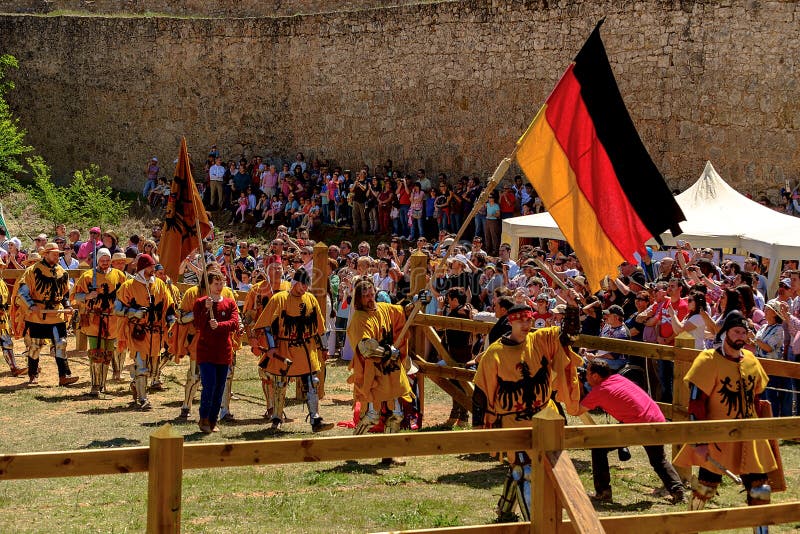 Middeleeuws Gevecht redactionele afbeelding. Image of bewapend - 40324515