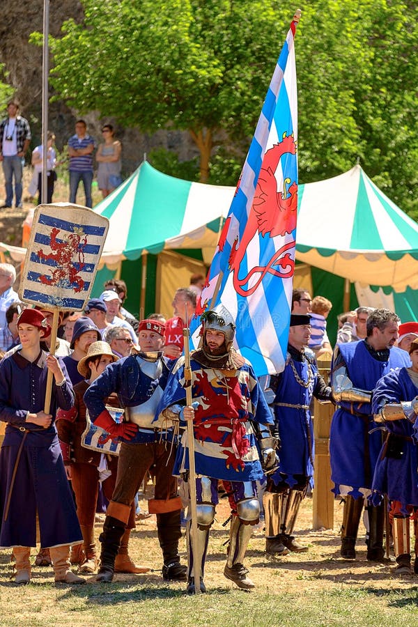 Middeleeuws Gevecht redactionele stock foto. Image of strijder - 40324338