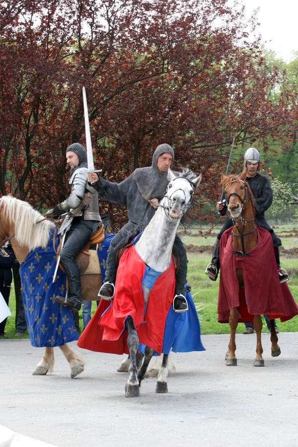 Middeleeuwse ridders redactionele stock foto. Image of pageanterie ...