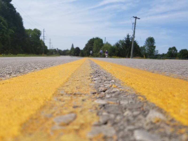 Middle Road Stock Images - Download 55,913 Royalty Free Photos