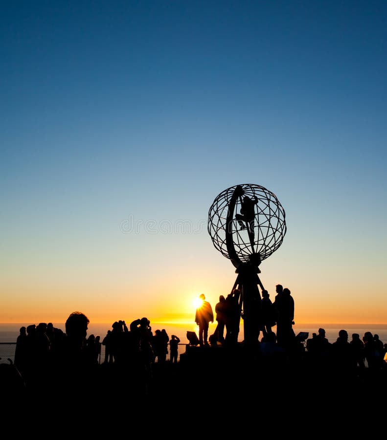 Midnight sun stock image. Image of light, landscape, glowing - 15961799