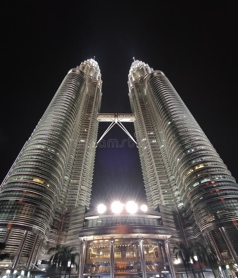 Midnight view of KLCC editorial photography. Image of skyscraper ...