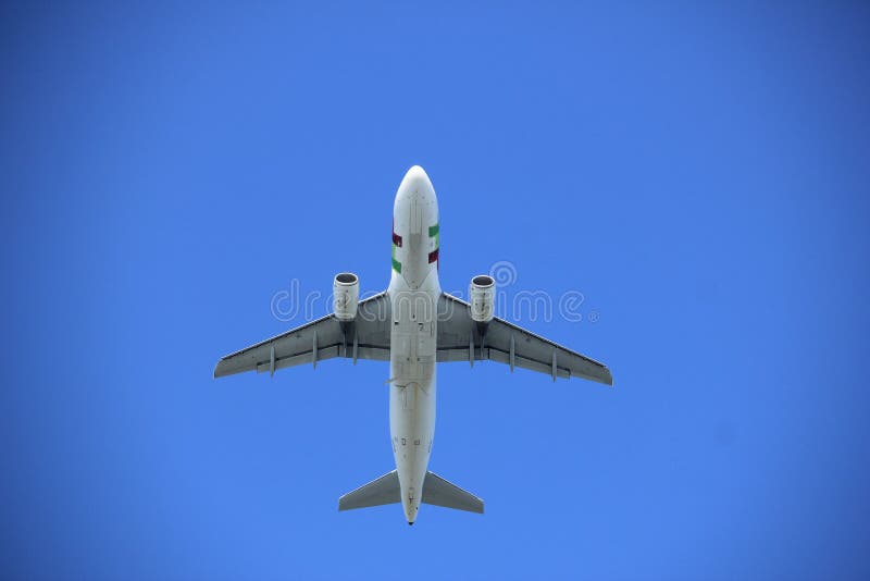 Bottom of an airplane stock image. Image of wings, plane - 103363143