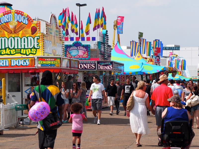 Midway at Exposition editorial stock image. Image of colourful - 43122824