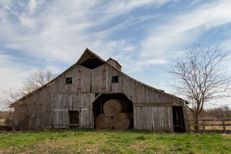 Midwest Hay Barn stock photo. Image of harvest, stack - 87082188