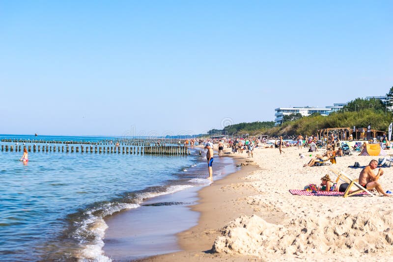 Mielno Poland 08092021 Beach En Mielno Foto editorial - Imagen de ...