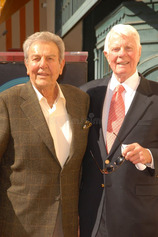 Mike Connors, Sepulturas De Peter Foto de Stock Editorial - Imagem de ...