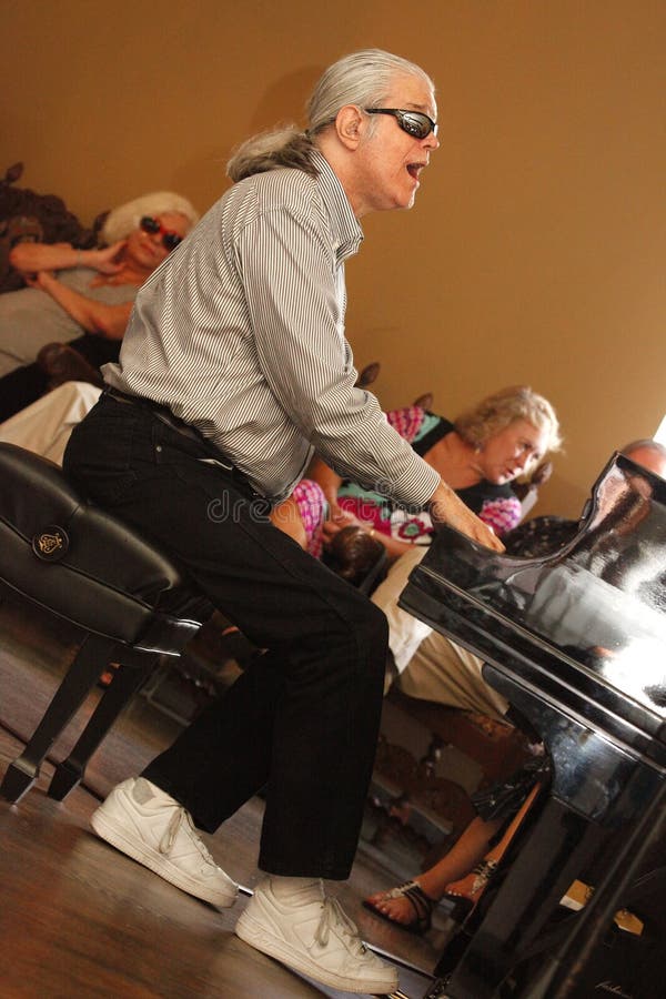 Mike Gerber editorial photo. Image of concert, dave, jamie - 14828066